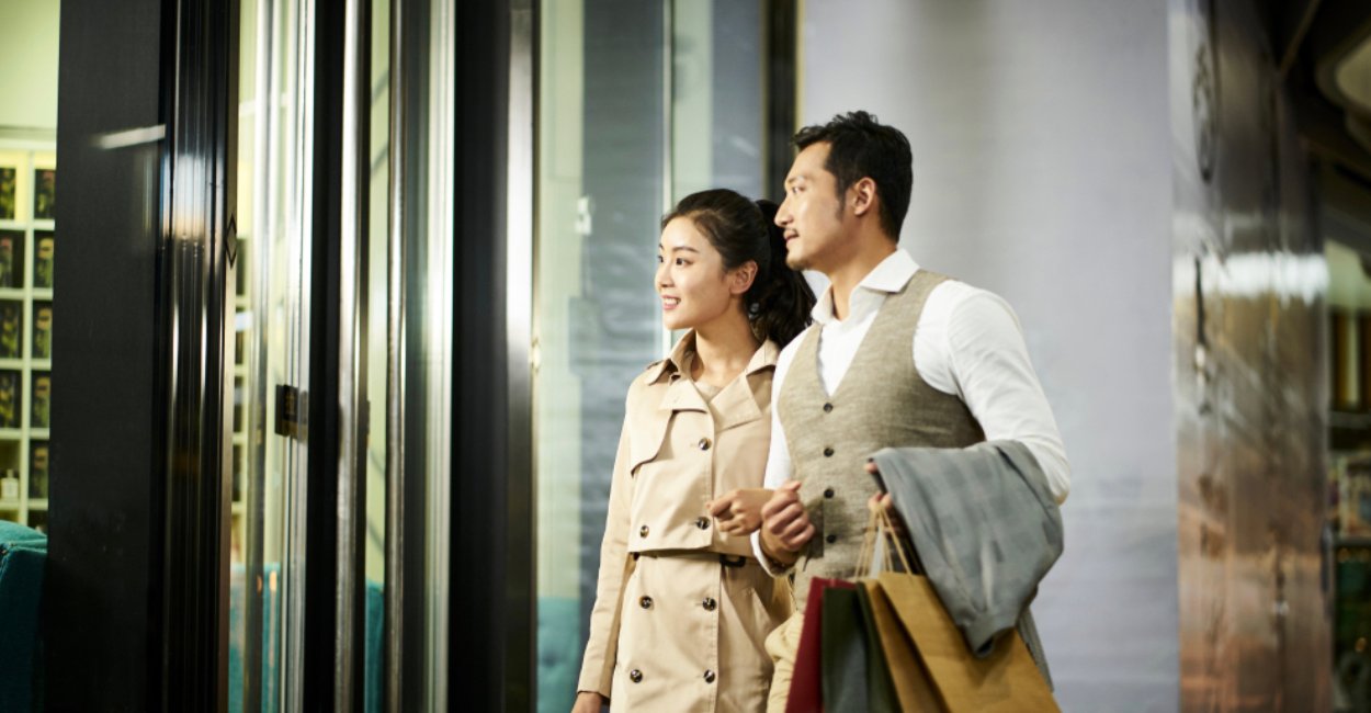 Differences Between Chinese and Western Tourists - InfluChina